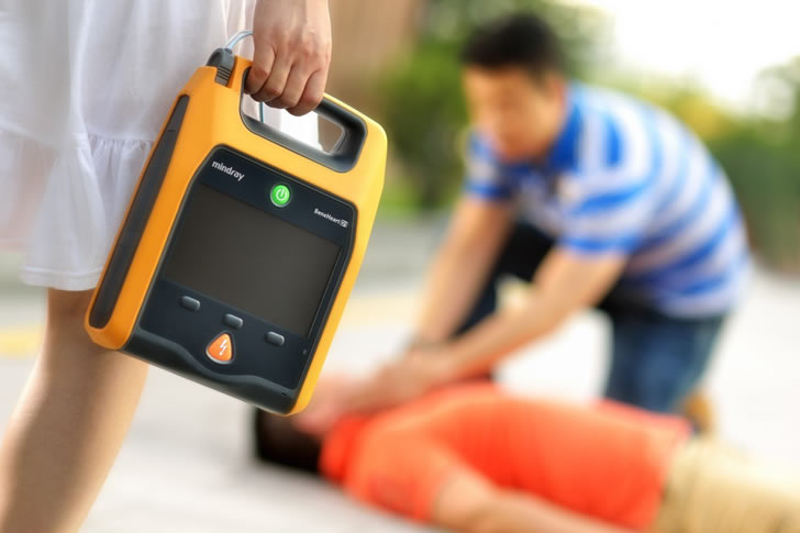 Understanding Defibrillators: Lifesaving Devices in Emergency Cardiac ...